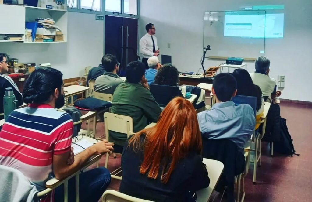 Graduado de la UNNE aporta a la «validación» de algoritmo de INVAP para ...